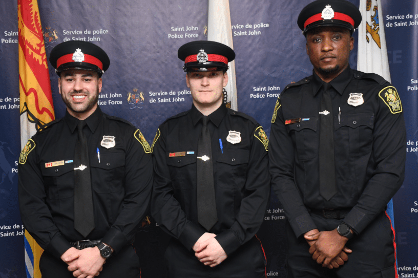 Cérémonie d'assermentation des nouveaux policiers de Saint John | Saint ...